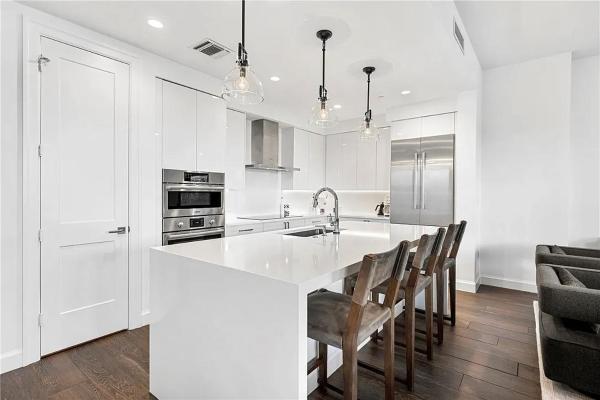 Modern Design & Prime Location - Naples