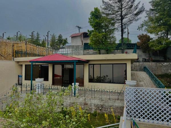 Rockcliff Resort - 2 Bedroom Chalet Apartment - Kashmir Point Murree - Pakistán