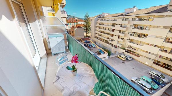 81e - Agréable 2p Plein Centre - Menton