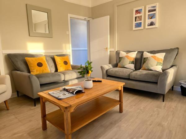 Centrally Located Town House - Pass The Keys - Bangor University