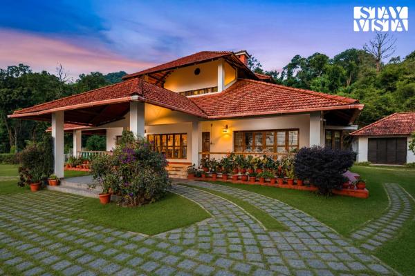 Stayvista At Mercara Hill With Outdoor Jacuzzi - Coorg (Kodagu)