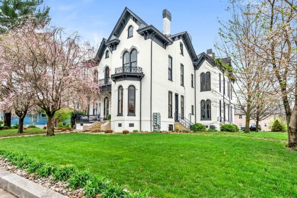 Historic Apt On Mansion Row, Minutes To Louisville - New Albany, IN