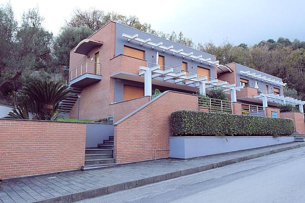 Dominick House - Campania