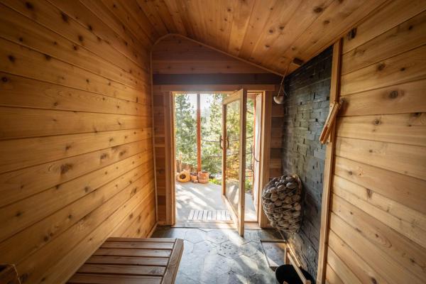 Perch - Peaceful Eco Cedar Hot Tub Ac Ev Mountain Views - Running Springs, CA