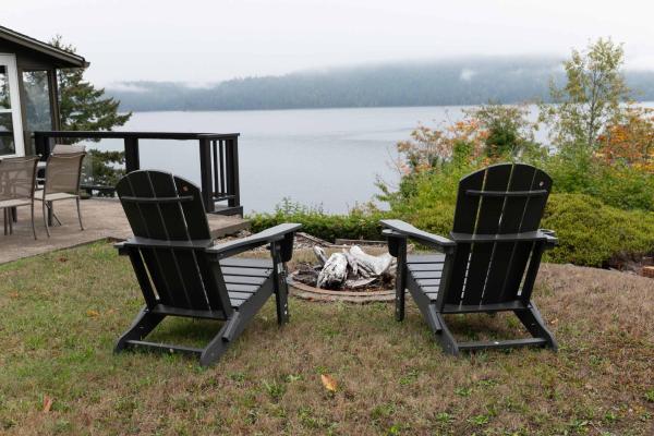 Waterfront Retreat Fire Pit Hood Canal - Hoodsport, WA