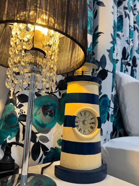 Teal Blossom Deluxe King Room - Burwood