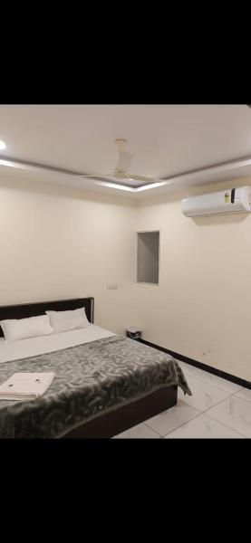 Ujjain Luxury Room Near Mahakal - Ujjain