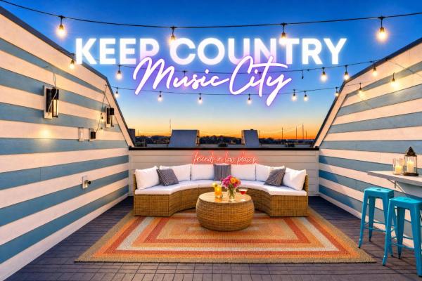 Rooftop Deck House Near Geodis Park - Sleeps 12 - Nashville, TN