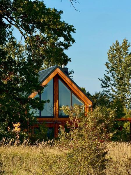 Bez Sąsiadów, Slow Life ŻUraw - Nowoczesny Domek Z Tarasem W Pobliżu Jezior I Poleskiego Parku Narodowego,sauna, Jacuzzi, Wifi - Polen