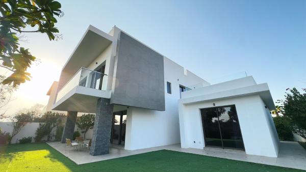 Luxury 4br Villa With Pool And Maid & Driver Room - Abu Dhabi