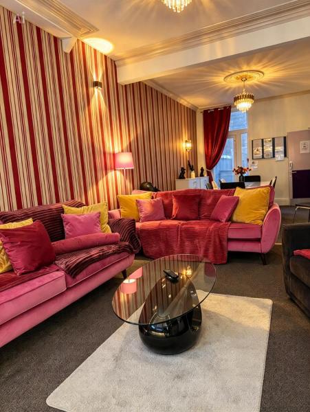 Blackpool Stays Large Themed Guest House - Lytham St Annes