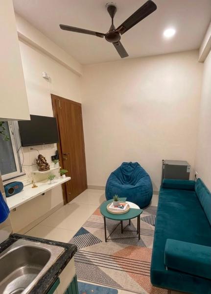 Aesthetic 1bhk , Couple Friendly ,With Balcony - インドール