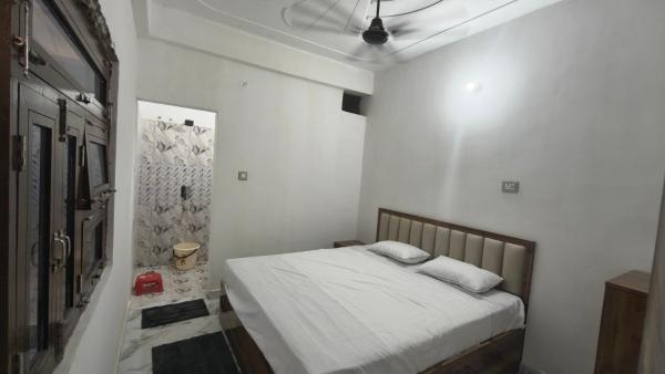 Hotel Maa Vindhyavasini - Kushinagar