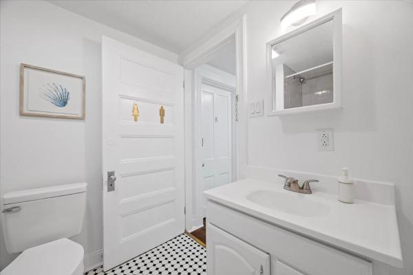 Bloomfield - Room W/ King Bed @V - Turtle, West Mifflin