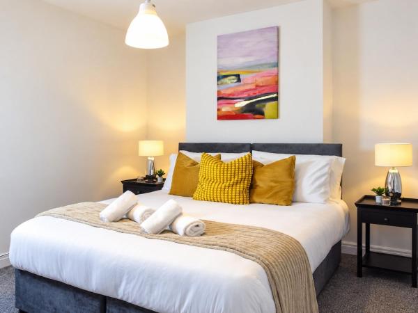 4 Bed Croydon Home Families And Contractors - Barnes