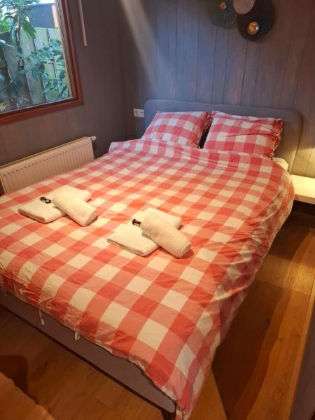 Cosy Wooden Chalet - Private Garden - With Airco - Recreational Only - 50 Mins From Amsterdam By Car - Harderwijk
