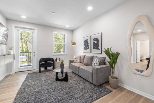 Relaxing 1br Near Clearwater Parking Pool And Gym - Clearwater, FL