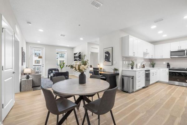 Modern 2br Retreat Beaches Pool And Gym - Clearwater, FL