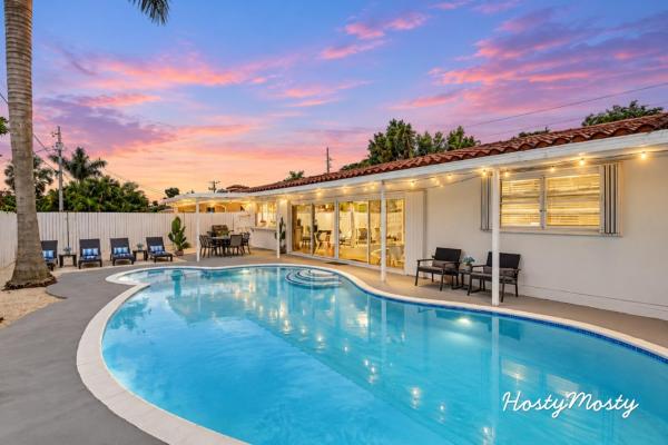 Private Hollywood Oasis, Heated Pool, Spa And Bbq - Dania Beach, FL