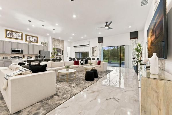 Luxury 15br Suites Pool And Themed Bedrooms - Orlando