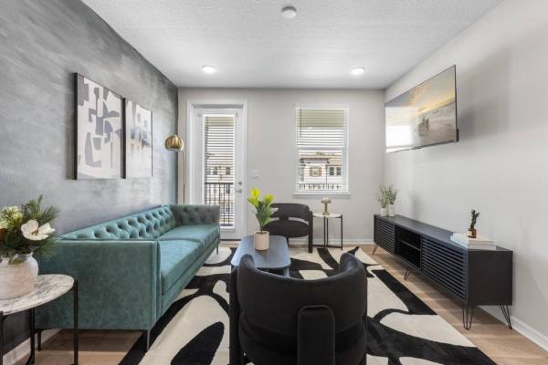 Roomy 2br Near Beaches Pool Gym And Parking - Dunedin, FL