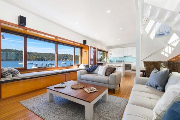 Waterfront Scotland Island Holiday Home - Family & Pet Friendly - 3 Bedrooms - Wifi - Netflix - Private Jetty - Sydney