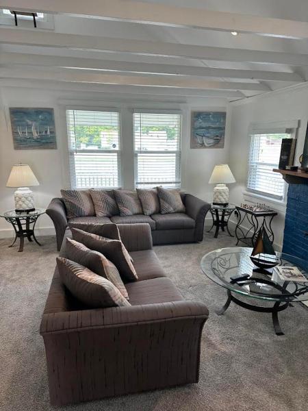 Charming 2 Bedroom Cottage 2 Blocks From Lake - Newark, OH