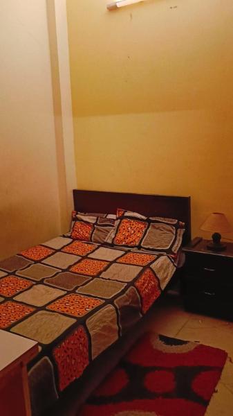 Airy, Homely Room In Ghaziabad - Ghaziabad