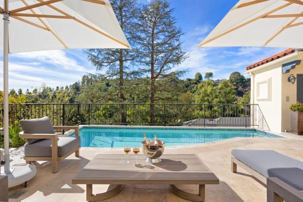 Chateau Beverly Hills By Stay Awhile Villas - Culver City, CA