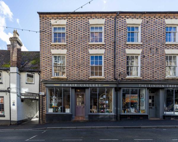 Charming 3 Bedroom High St Apartment - Much Wenlock