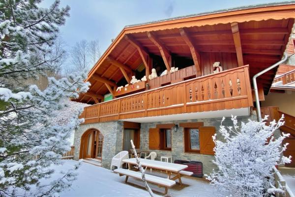 Casa-chalet Du Merle 1 : Refuge Alpin à Champagny - Courchevel 1850