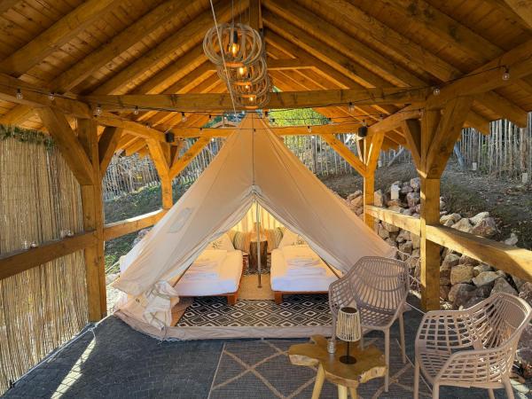 Cort - Tent - Zelt - Complex Butoaiele Transilvaniei - Cazare & Spa - Natura - Relaxare - Roumanie