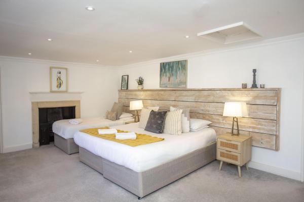 Elegant Georgian Townhouse - W/parking - Bath