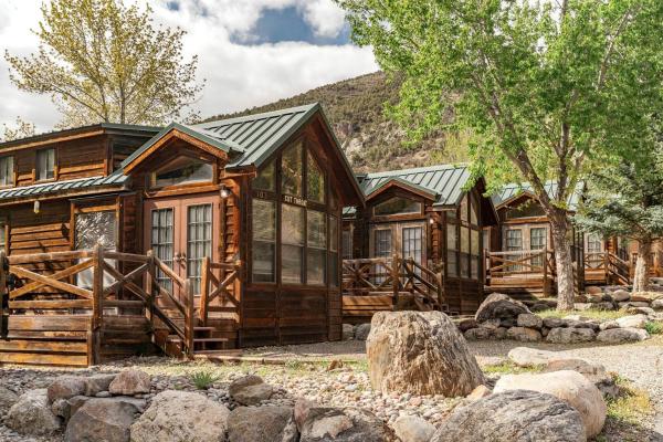 Scenic Cabin With Gas Fireplace & Fully Equipped Kitchen In Glenwood Springs, Colorado - Glenwood Springs, CO