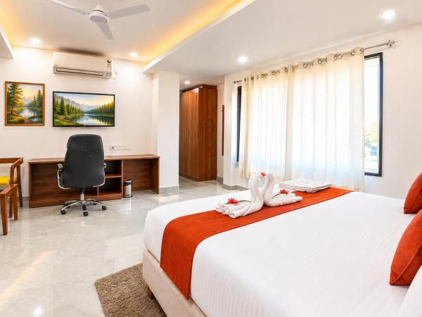 The Chandigarh House Hotel & Marriage Garden - Bhopal