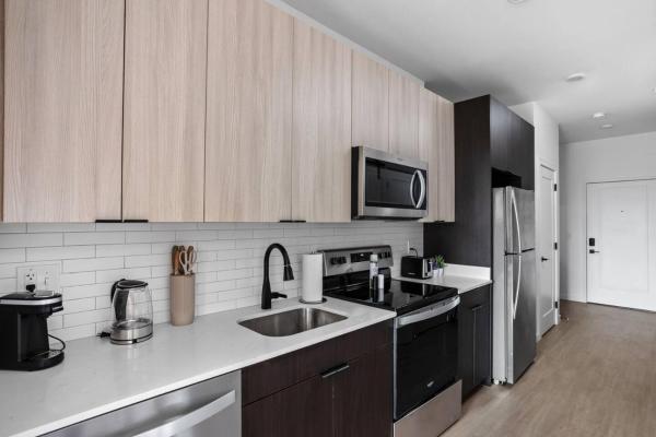 Super Lux High-rise: Free Espresso+pool+gym+lounge - Garfield Park Indianapolis
