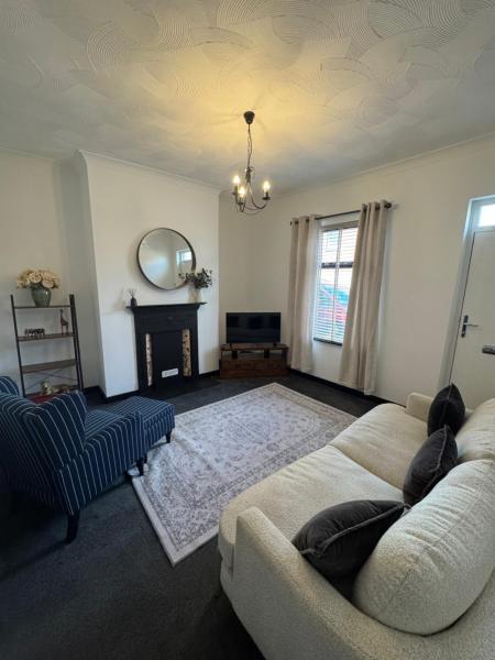 Warm And Welcoming Barnsley Home - Barnsley