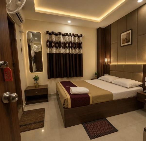 Hotel Sumithra Palace Lodging Boarding - Hosur