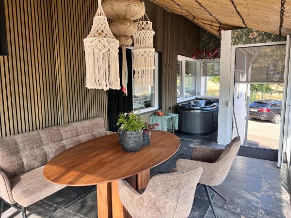 4pers Luxe Wellnessvilla Met Sauna, Jacuzzi En Privé Strand - Roermond