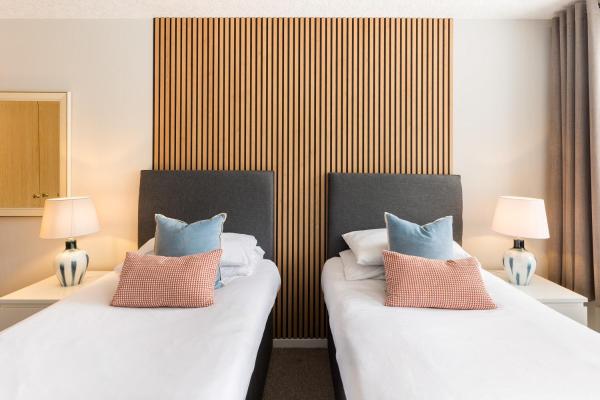 Modern 2 Bed Chestnut Court Leamington Spa - 로열 리밍턴 스파