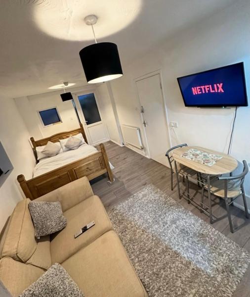 Deluxe Studio With En-suite - Stevenage