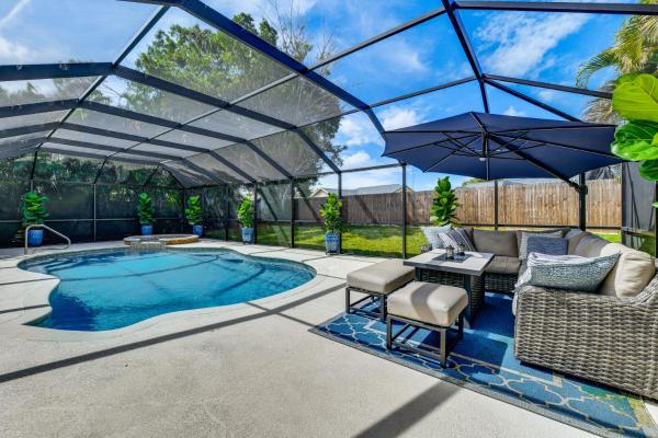 Extended Retreat Near Buffalo Creek Golf Course! - Ellenton, FL