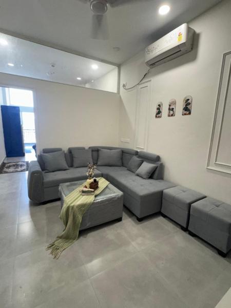 Thehraav - Noida