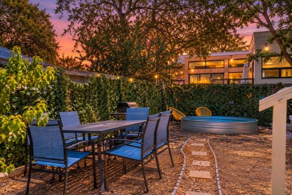 4br Pool Bbq 12 Ppl 3 Parking 10 Min Atx - Austin, TX