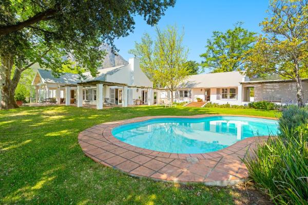 Raithbury Hill House - Somerset West