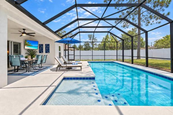 Renovated Heated Pool Home With Game Room And Bicycles - Palm Coast