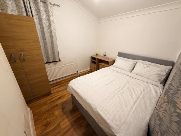 Double Room S3 - Barking