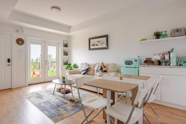 Elevated Horizon Retreat - Royal - Chilliwack