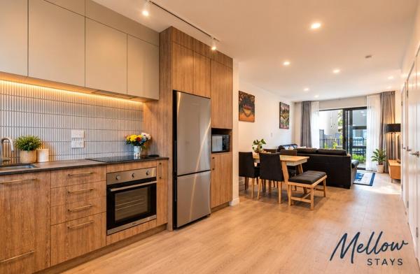 Modern & Sleek, Fully Equipped Town House - New Plymouth