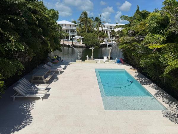 Charming 4 Br Pool House In Welcoming Islamorada - Long Key, FL
